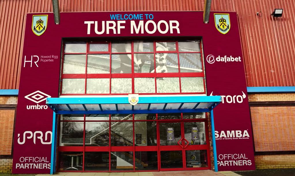 VO1000d burnley turf moor-Yaham